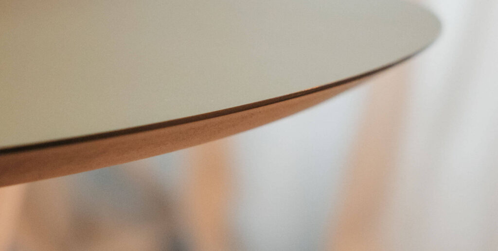 Wat is een verjongde rand bij een tafelblad? | They & Me