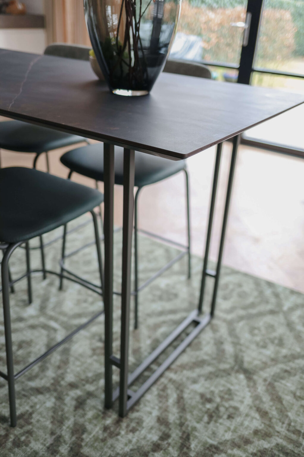 Wat is een verjongde rand bij een tafelblad? | They & Me